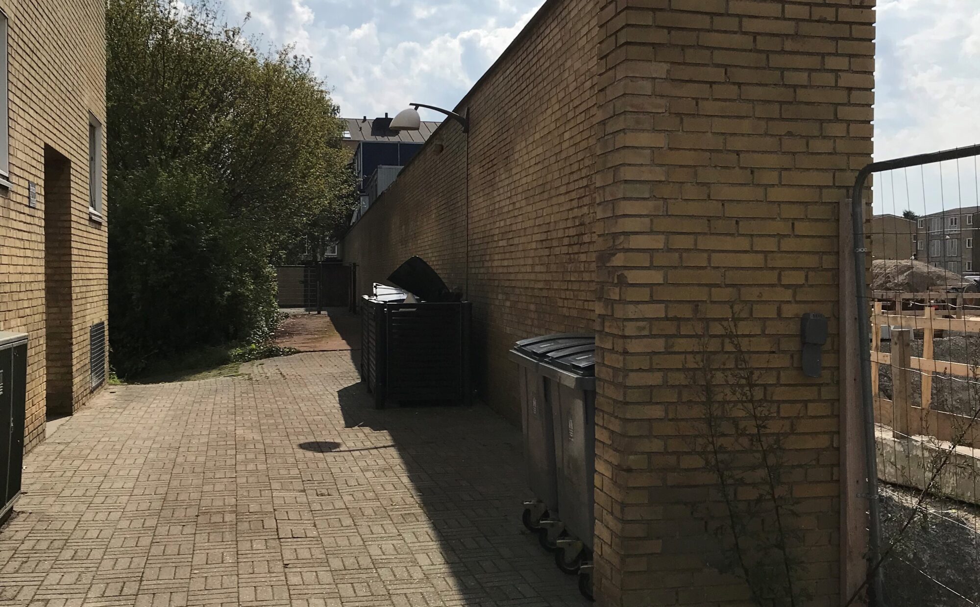 Del af mur rives ned 16. august – Tingbjerg